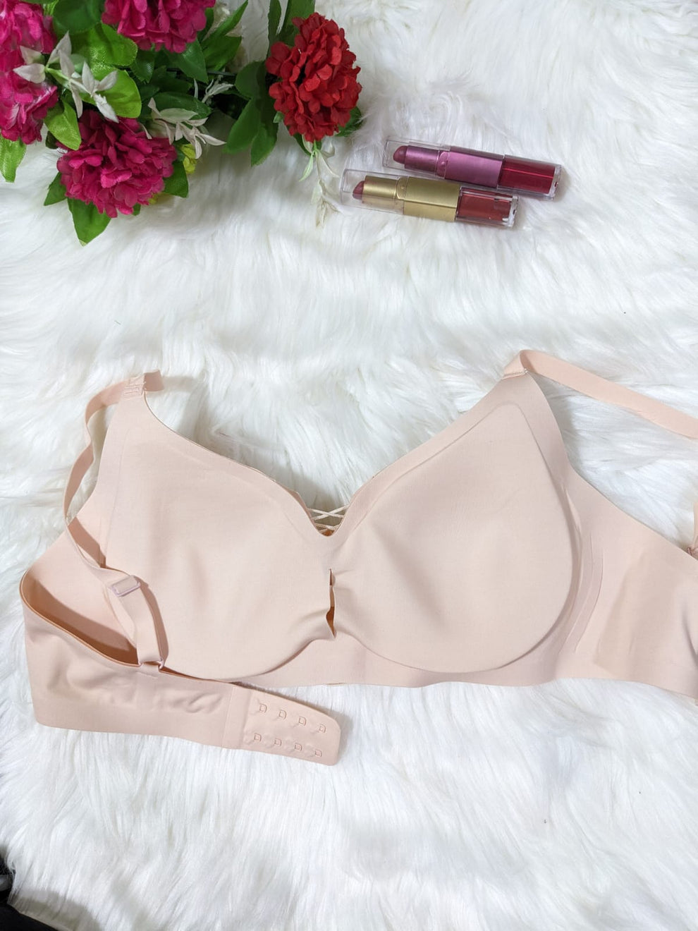 Buy Lace-Up Seamless Padded Bra Online in Pakistan | SAFAA